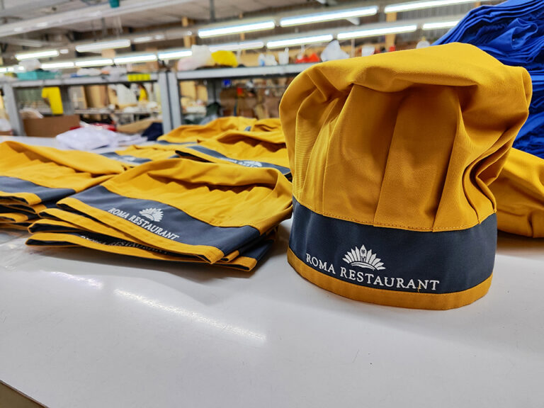 Manufacturing Special Uniform Set For Hotel Restaurant Chains On Phu ...